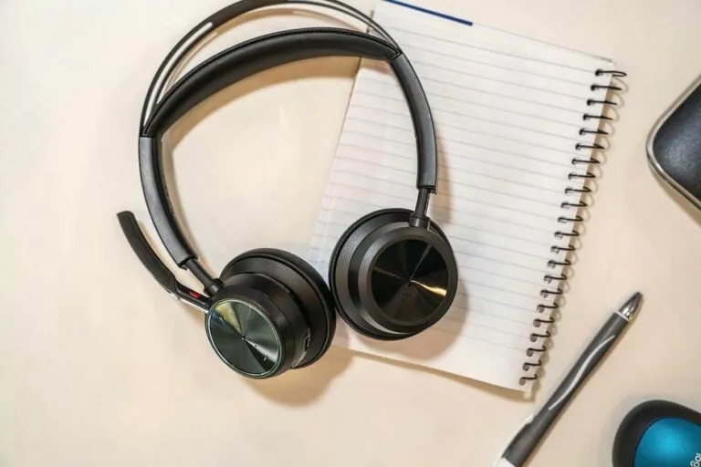 Plantronics HP Poly Voyager Focus 2 UC Stereo Headset ANC with BT700 ...