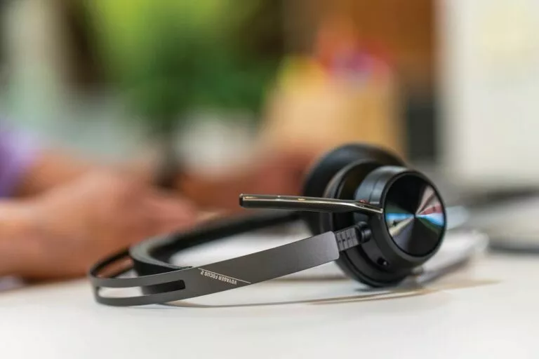 Plantronics HP Poly Voyager Focus 2 UC Stereo Headset ANC with BT700 ...