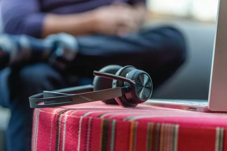 Plantronics HP Poly Voyager Focus 2 UC Stereo Headset ANC with BT700 ...